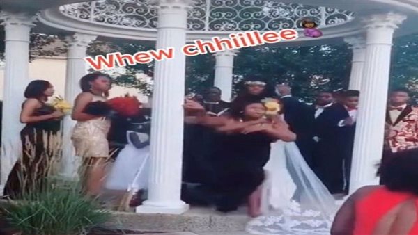 شاهد فتاة تقتحم حفل زفاف أنا حامل من العريس نيوز 24